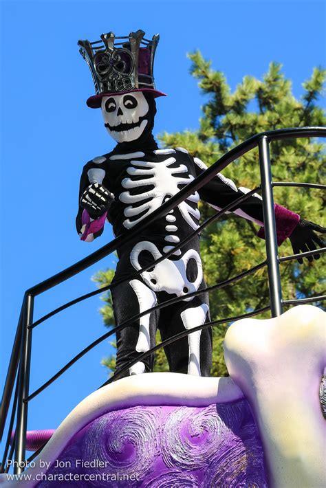 Skeletons At Disney Character Central