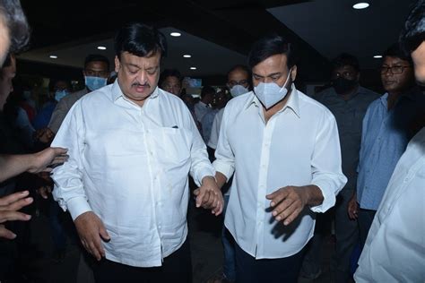 Celebs Pays Last Rites To Narayan Das Narang Photo 14 Of 28