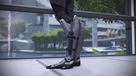 In The Mass Effect Trilogy Tali Has A Knife Strapped To Her Boots She