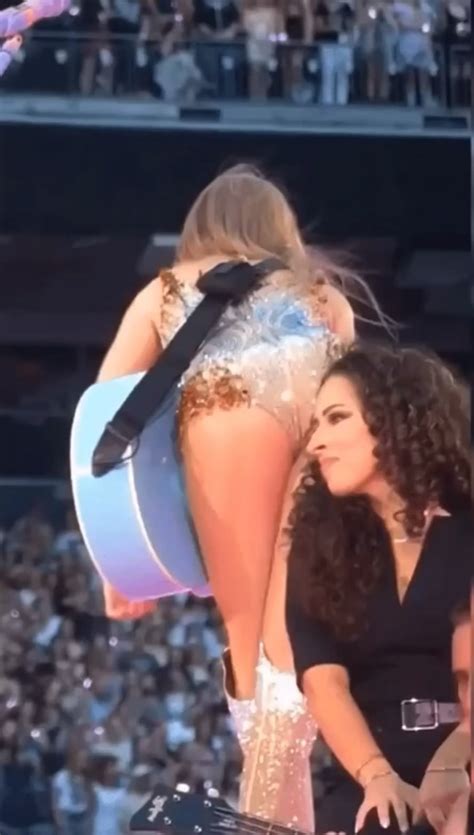Taylor Swift Ass 🤤 R Celebshottt