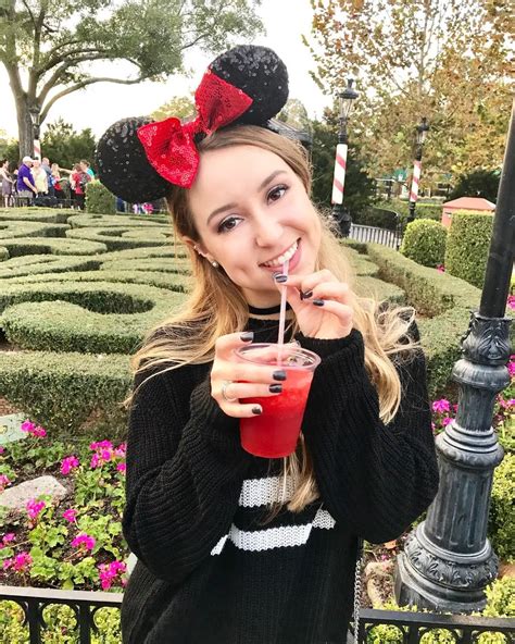 Epcot Drinking Scrolller