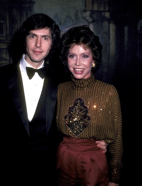 Mary Tyler Moore Hid Her Blindness For Decades Widower