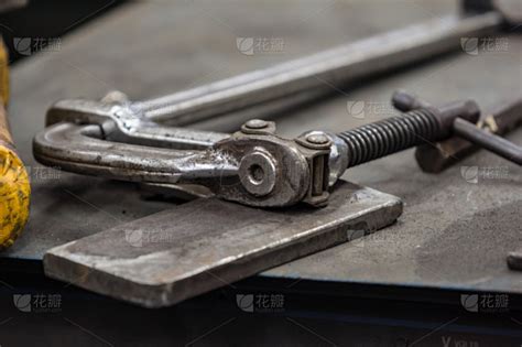 夹钳金属工业美国商业金融和工业水平画幅无人金属制品金属工具钢铁