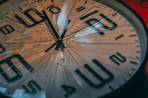 Premium Photo Closeup Of A Clock With A Broken Glass
