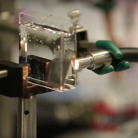 Bionic Leaf Turns Sunlight Into Fuel