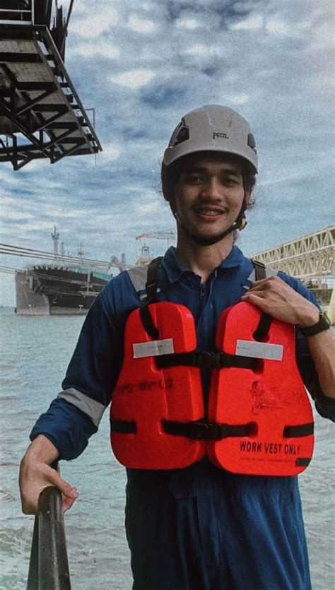 Happy Weekend Everyone 😬 Muhammad Nazmi