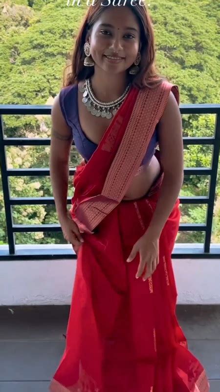 Desi Girl Hot In Saree Removing Her Panties Mp4 Snapshot 00 00 511