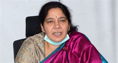 Satyavati Rathod స్వంత ప్రయోజనం కోసమే రాజగోపాల్ రాజీనామా Minister Satyavati Rathod Nallagonda