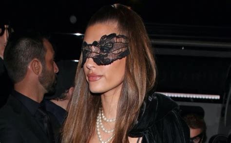 Hailey Bieber Looking Hot In Lingerie Thblog