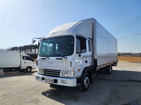 현대 메가트럭45톤 윙바디리프트장착 2007년식 판매합니다전문가들