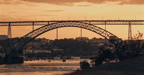 가을 시즌 강 건축 경치 경치 좋은 전망 공학적 구조 관광 교통 다리 다리 디자인 도시 도시 경관 도시 풍경 도시들 도시의 도우로 강 돔 루이스