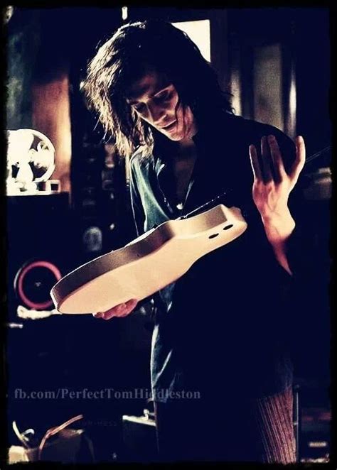 Pin Di Tracey Hawkins Su Tom Hiddleston Serie Tv Pelé