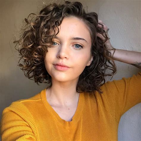 20 Short Cute Curly Hairstyles Hairstyle Haircut Trend