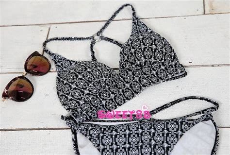 Sweet8b ♡ 韓國進口．空運正韓 D215大深v性感無限小香風幾何圖騰比基尼泳衣＊現貨 2ps Yahoo奇摩拍賣