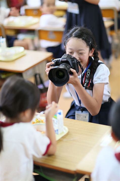 「給食風景の撮影」
