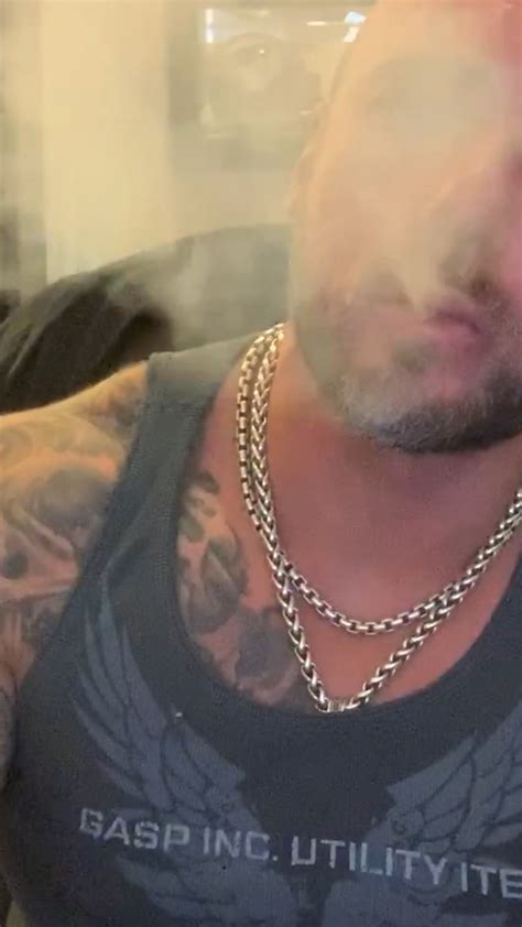 Bald Balded Glatze Ripped Bald Dom 5 Inhale