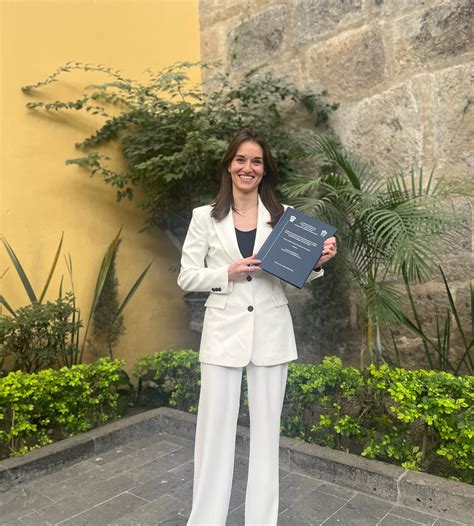 Dra Stephanie Prem M Los Dermatólogos Atendemos Más Allá Que Acné Y