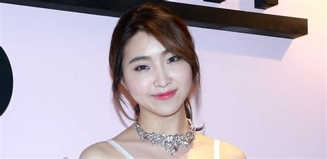 Minzy Body Measurements Height Weight Bra Size Shoe Size