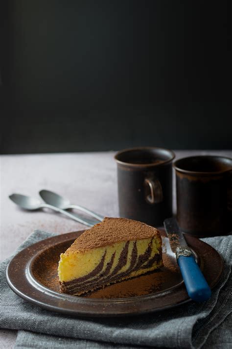 Triibuline Hapukoorekook Toidufotograaf Liisi Laanemäe