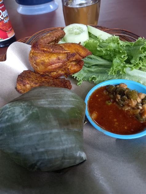 Nasi Timbel Bu Oneng Juaranya Nasi Timbel Khas Bandung