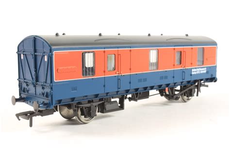 Bachmann Branchline 39 553z Br Mk1 4 Wheel Cct Van In Rtc Hattons
