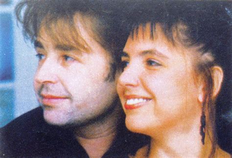 Szűz Lányok Kísértették Meg Szikora Róbertet