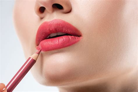How To Sharpen Kylie Lip Liner 2021 At Helen Mcewen Blog
