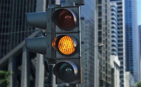Orange Traffic Light Do We Stop Or Not Ms Auto™ Exclusive Cars