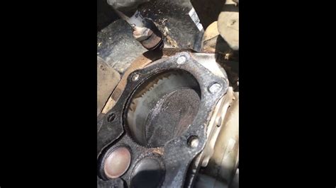 Briggs and Stratton lawnmower engine has no compression - YouTube