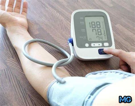 ТОП-7 лучших тонометров Омрон (Omron) в 2024 году