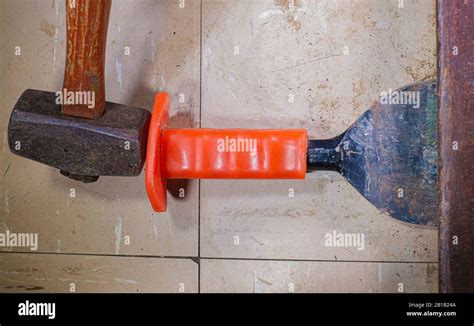 Hammer And Chisel High Resolution Stock Photography And Images Alamy