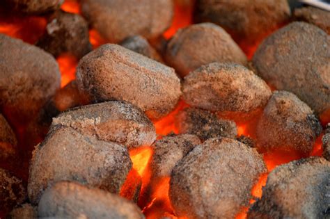 Uang Api Memanggang Bara Foto Gratis Di Pixabay Pixabay