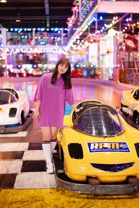Hongo Yuzuha Young Gangan Digital Limited Photo Book Lets Play