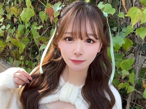 日本正妹 Ol「荒木佐保里」狂吸 8 千萬次流量，甜美微笑照連馬斯克都轉發！【野生抓正妹】 Juksy 街星