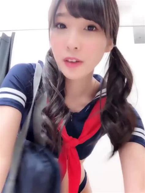 Aya Kawasaki Is A Cutie Scrolller