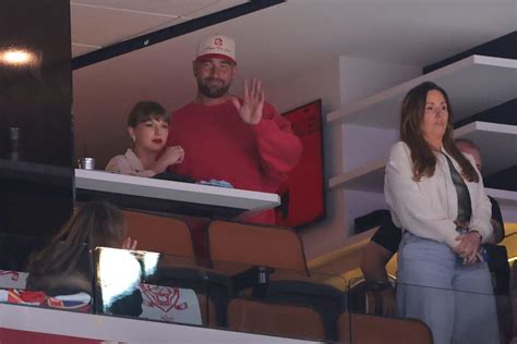 Taylor Swift To Release Exclusive Target Cds For ‘life Of A Showgirl