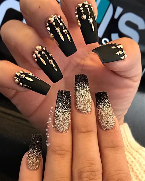 40 Trending Black And Gold Nail Art Sunnynerds Nail Art