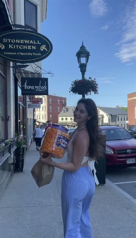 Gracie Abrams Cute Headers For Twitter Fav Celebs Celebs