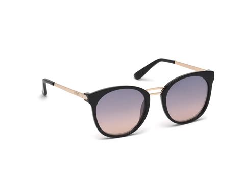 Download Woman In Pink Guess Sunglasses Wallpaper