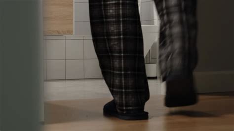 820 Junge Pinkelt Lizenzfreie 4k Und Hd Stock Videos Istock