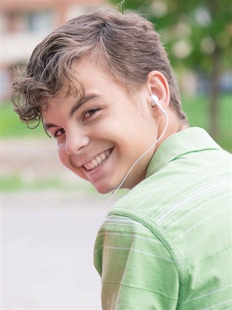 Ch Opcy Portret Nastolatk W Zdj Cie Stock Obraz Z O Onej Z Nowo Ytny Pokoleniowy
