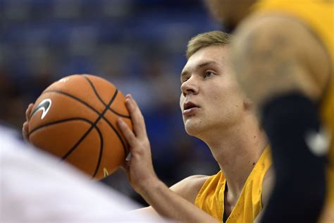 Derrik Smits Might Follow In The Footsteeps Of His Dunking Dutchman Father