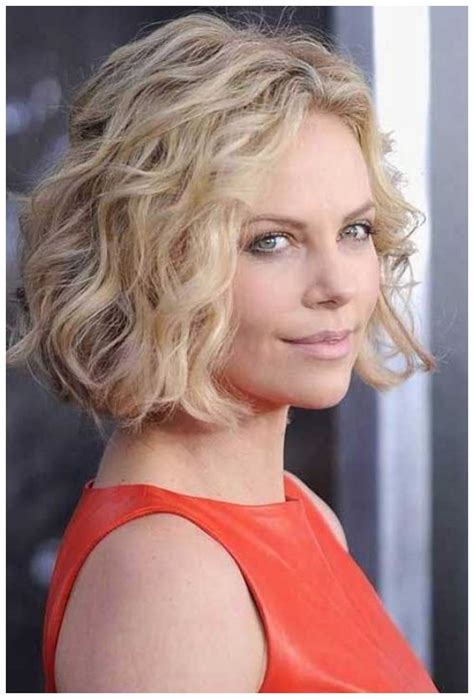 10 Short Wavy Hairstyles For Round Faces Haircuts For Wavy Hair