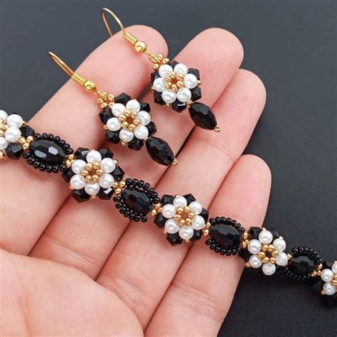 Статья «Браслет и серьги из бусин и бисера своими руками Мастер класс была отправлена на