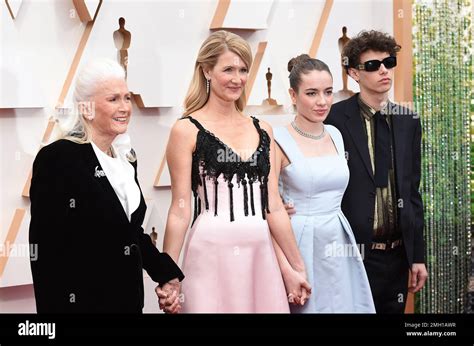 Diane Ladd From Left Laura Dern Jaya Harper And Ellery Harper