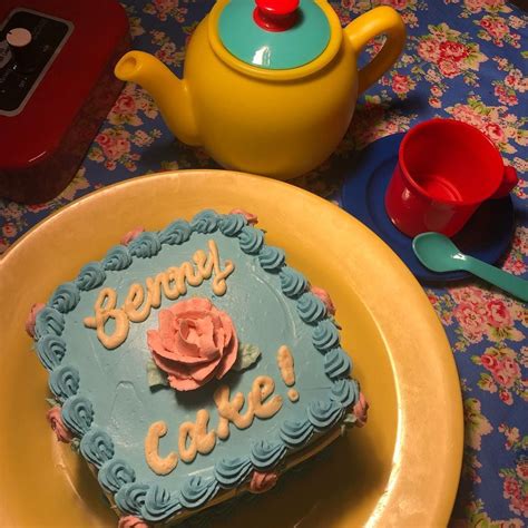 The Benny Cake Shop On Instagram “새로 만든 케이크 테스팅중 😋🤨 베니케이크 빈티지케이크