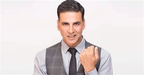Akshay Kumar Age, Height, Wife, Children, Girlfriend, Family, Net Worth & More - Filmy Stories