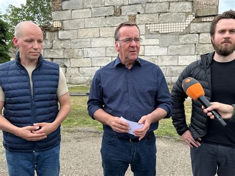 German Defence Minister Pledges New €500m Arms Package To Ukraine