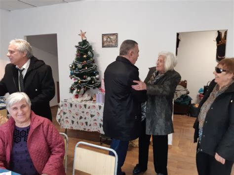 Агенция Сливен СТЕФАН РАДЕВ ПОЗДРАВИ ВСИЧКИ ПЕНСИОНЕРИ В ОБЩИНАТА С НАСТЪПВАЩИТЕ ПРАЗНИЦИ