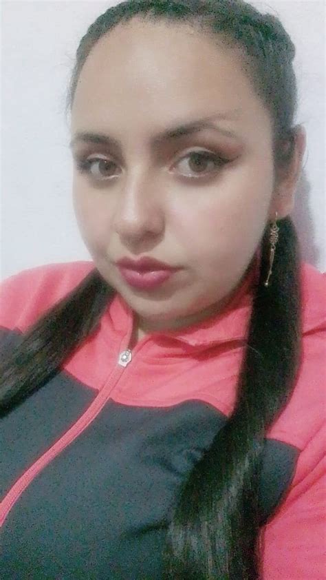 Dafne Sunz Cam Model Profile Stripchat